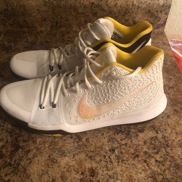 Nike | Shoes | Kyrie 3s | Poshmark